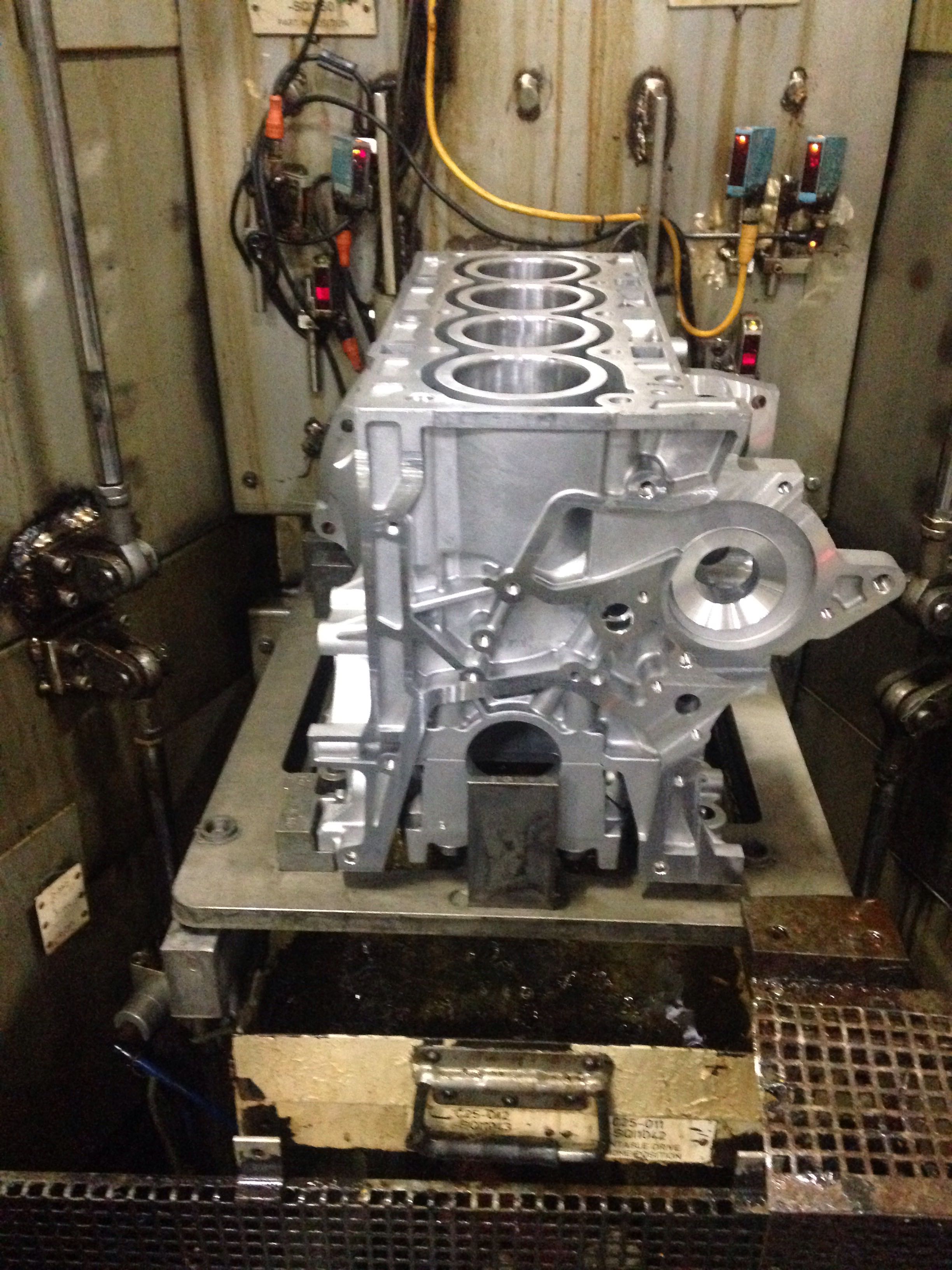 Super Air Knife Provides Engine Block Blowoff