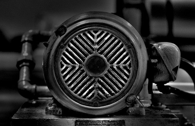 Cleaning Motor Fan Covers Using The Vac-u-Gun